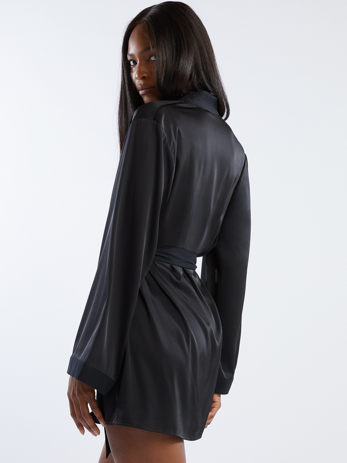 Short Robe in Black | SAVAGE X FENTY UK United Kingdom