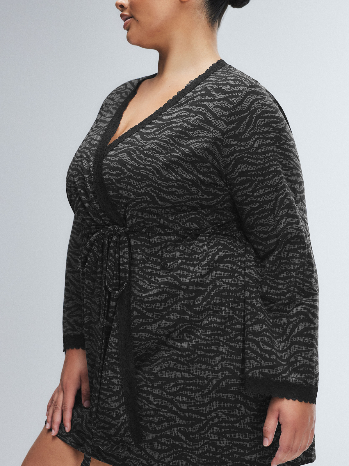 Snug Hug Short Robe in Black & Multi | SAVAGE X FENTY