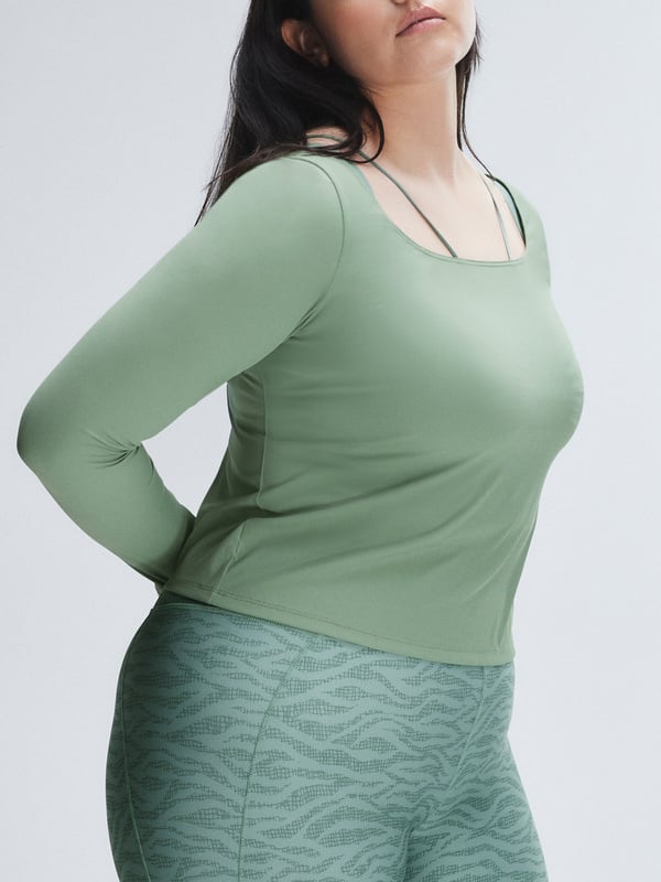 Light Layer Twist Back Top - Savage